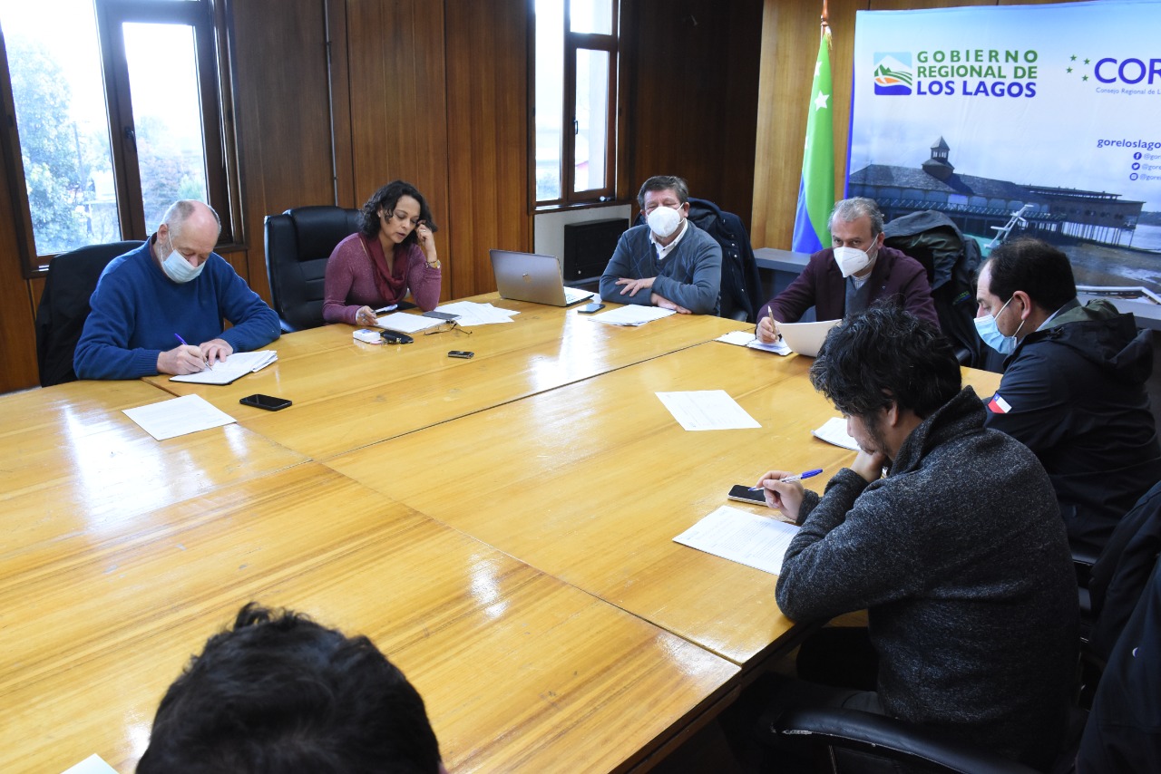 Gobernador y Core Los Lagos fijan prioridades para inversiones ...